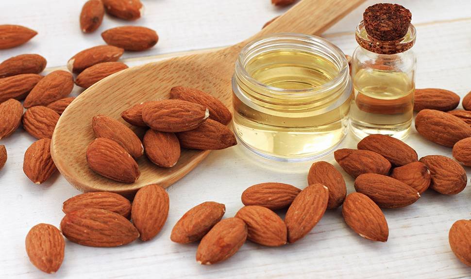 Almond Oil for Your Skin: Learn the Benefits and How to Use It ...