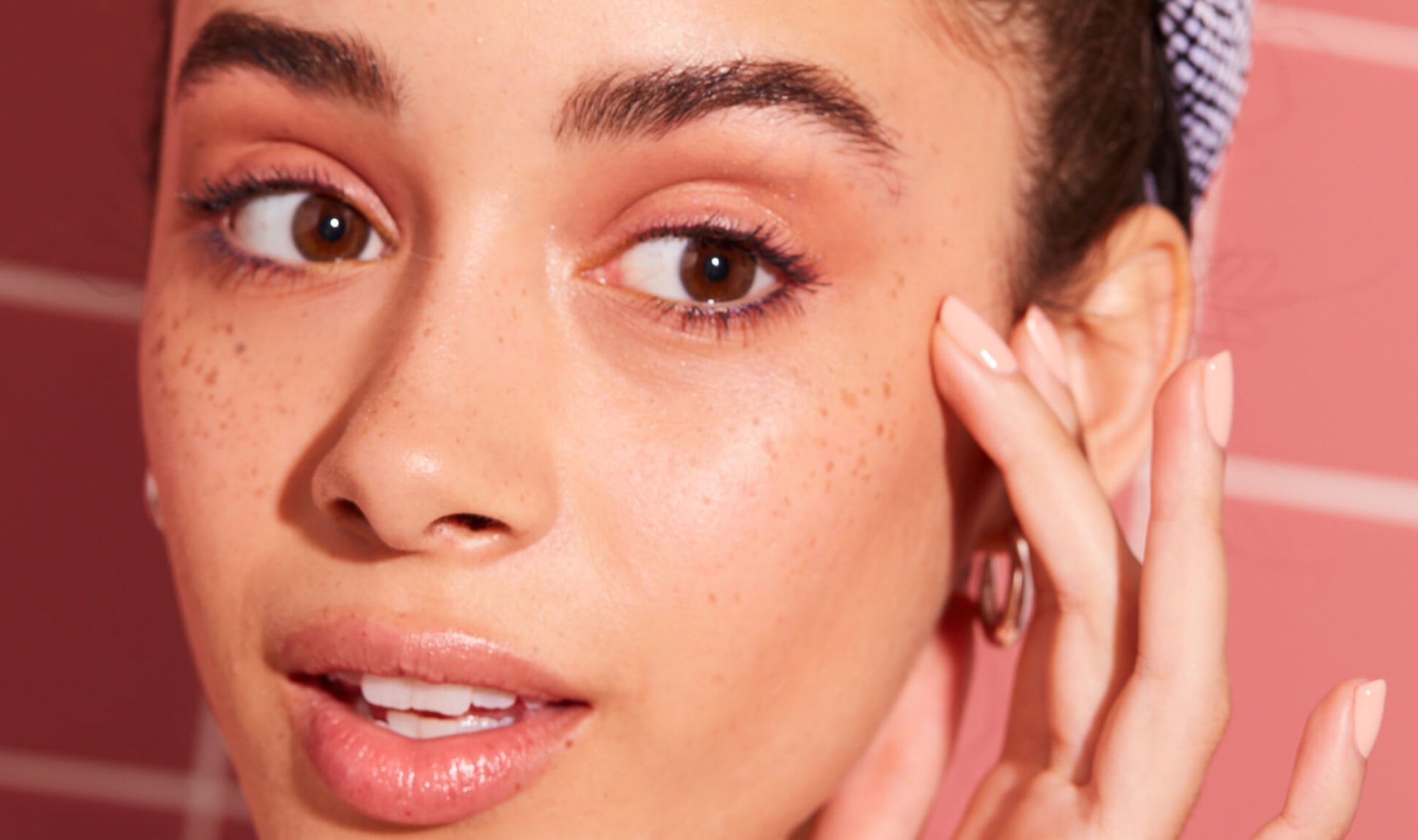 How to Get the Gunk Out of Pimple | Skincare.com